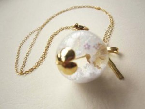 WHITE SNOW BALL NECKLACE – Jewelry Making Journal
