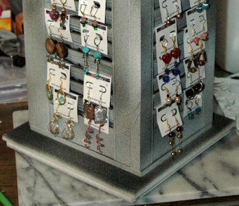 Rotating Shutter Earring Display – Jewelry Making Journal