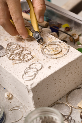 Jewelry Making Class for Starters: Pros? Cons? – Jewelry Making Journal