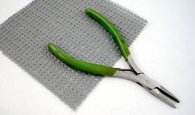 Get a Grip: An Easy Way to Grasp Things (Video) – Jewelry Making Journal