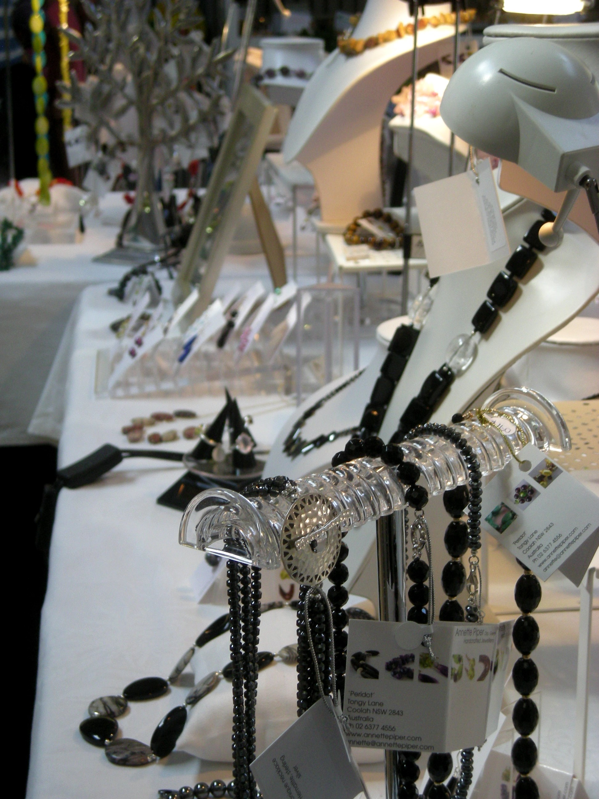 Visual Merchandising: Display by Colour – Jewelry Making Journal