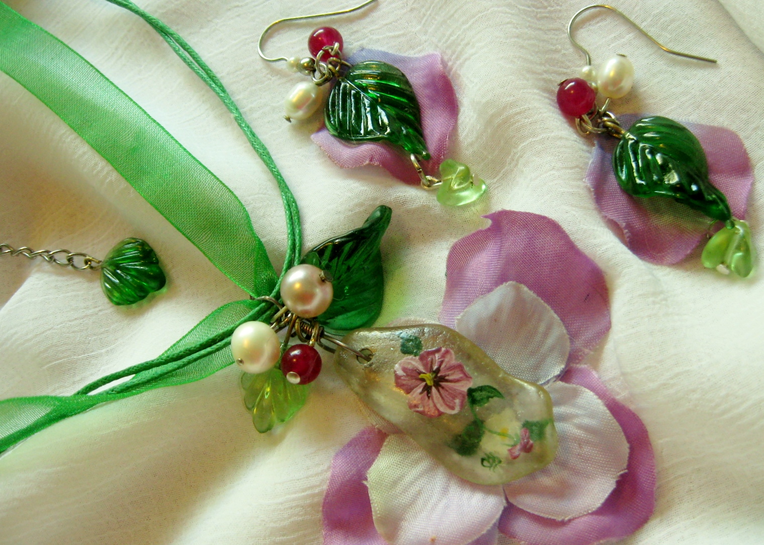 Mauve Flower Petal Jewellery – Jewelry Making Journal