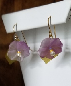 Jeweled Illusions & Spring Designs – Jewelry Making Journal